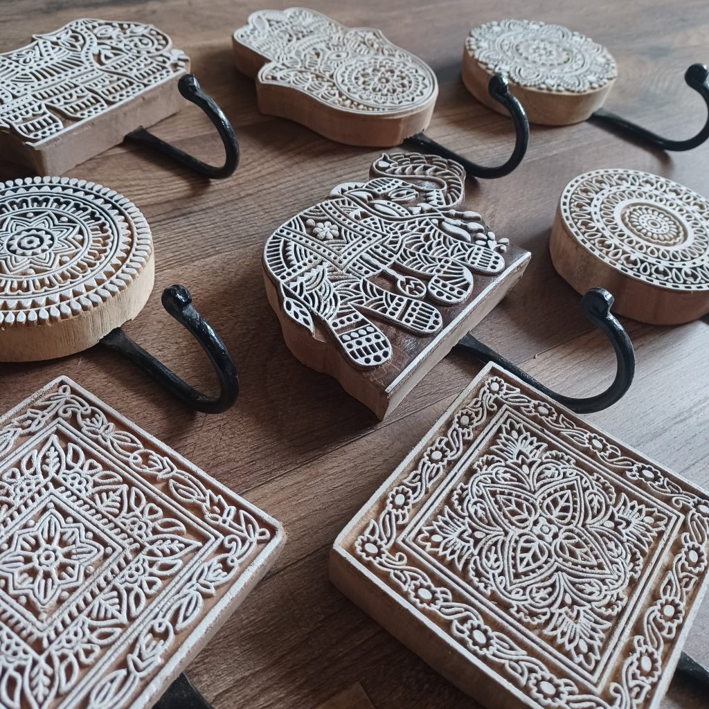 Hand Carved Mango Wood Wall Decor Hook - Daecour